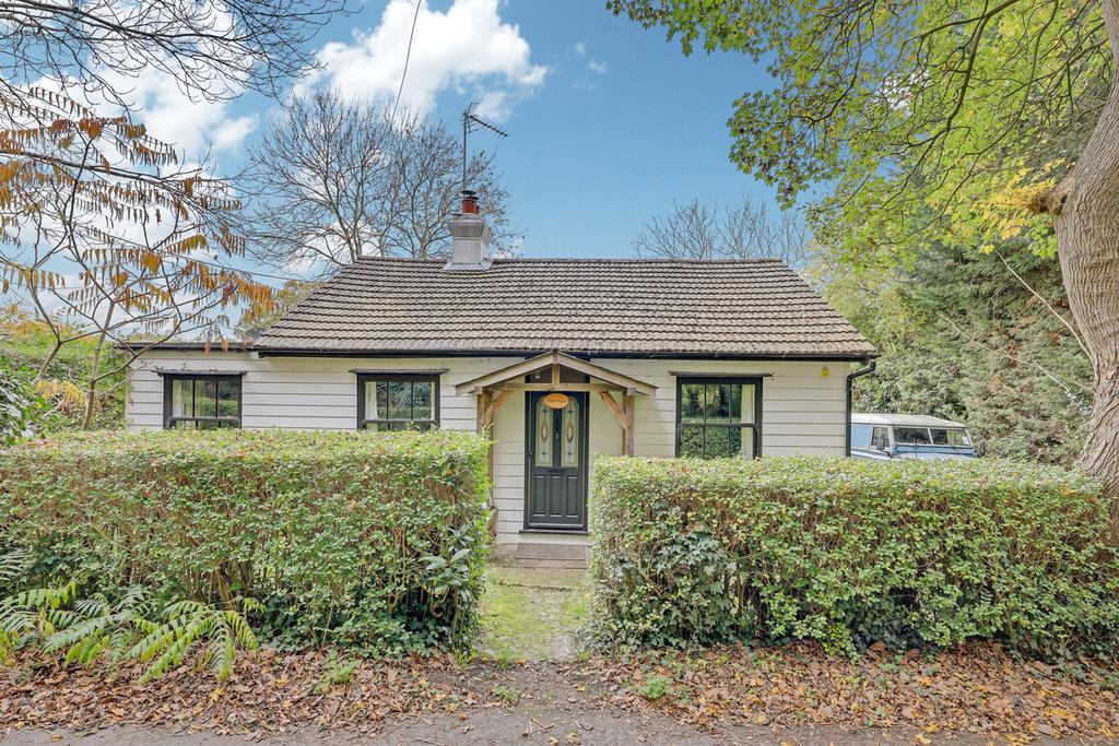 The Chase, Rochford, SS4 3 bed detached bungalow - £550,000