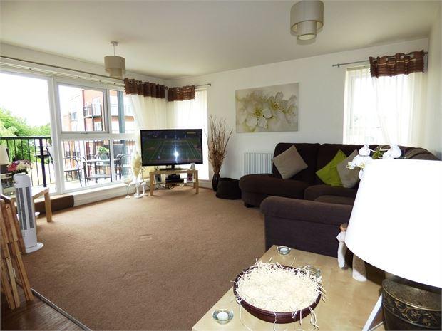 Blake Avenue, Basildon, Basildon, 2 bed apartment - £950 pcm (£219 pw)