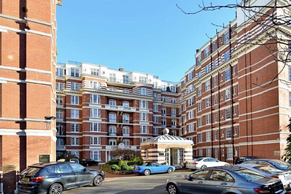 Rodney Court, London, W9 2 bed flat - £2,687 pcm (£620 pw)