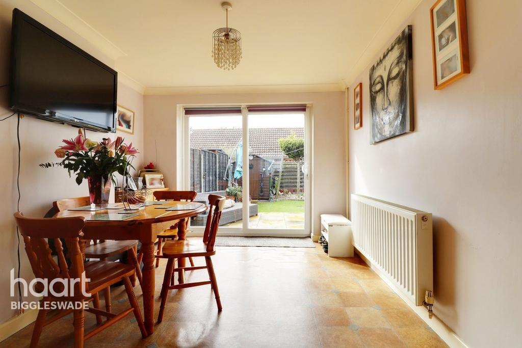 St Neots Road, Sandy 3 bed semi-detached house - £320,000