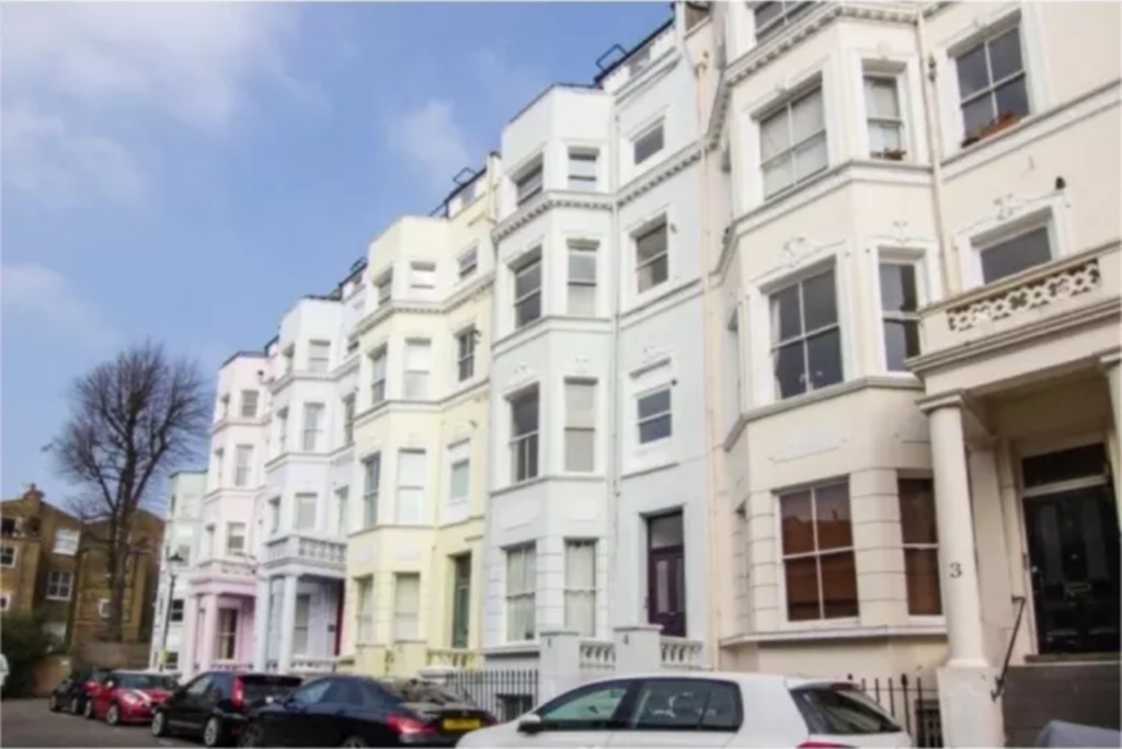 Talbot Road, London W11 2 bed flat - £2,600 pcm (£600 pw)