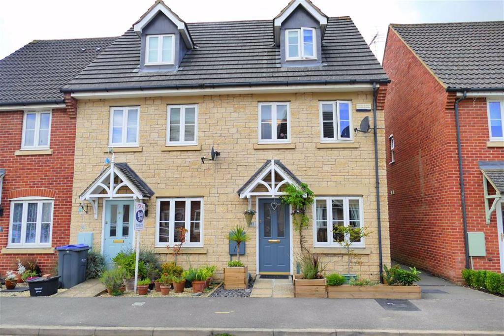 Globe Court, King Edward Close, Calne 3 bed semi-detached house - £250,000