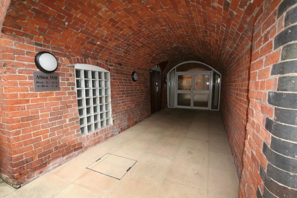 14 Albion Mill, Diglis, Worcester 2 bed flat - £850 pcm (£196 pw)