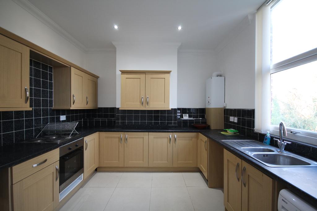 Croxteth Grove, Liverpool L8 2 bed flat - £695 pcm (£160 pw)