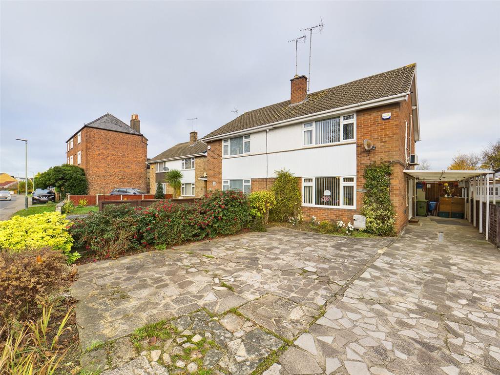 Kingsmead Road, Cheltenham... 2 bed semi-detached house - £245,000