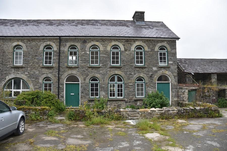 1 Llanfair Cottage, Llandysul 2 bed village house - £600 pcm (£138 pw)