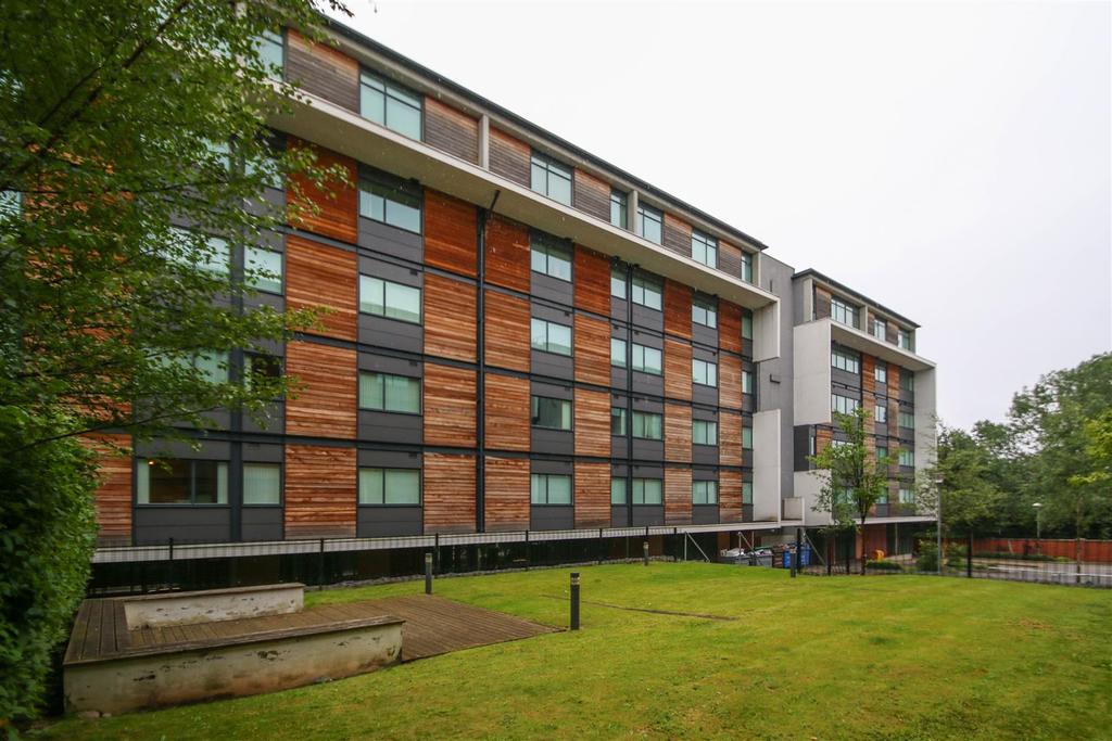 Lexington Court, 56 Broadway, Salford 1 bed apartment - £775 pcm (£179 pw)