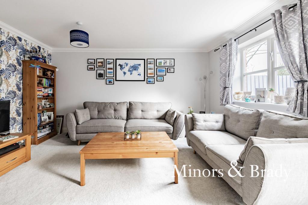 Robert Norgate Close, Horstead 3 bed terraced house - £270,000