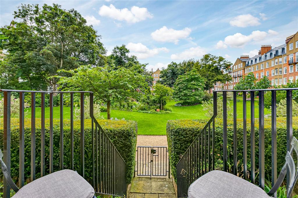 Coleherne Court, The Little Boltons 3 bed flat - £2,995,000