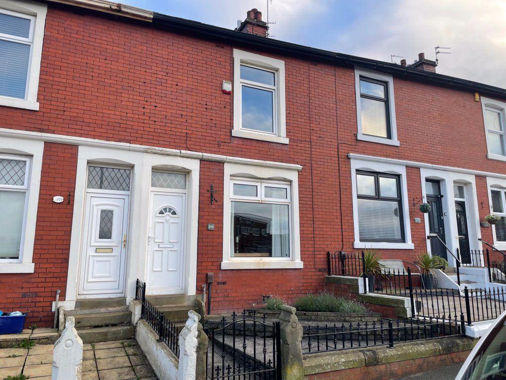 Dill Hall Lane, Church Accrington 2 bed terraced house - £625 pcm (£144 pw)