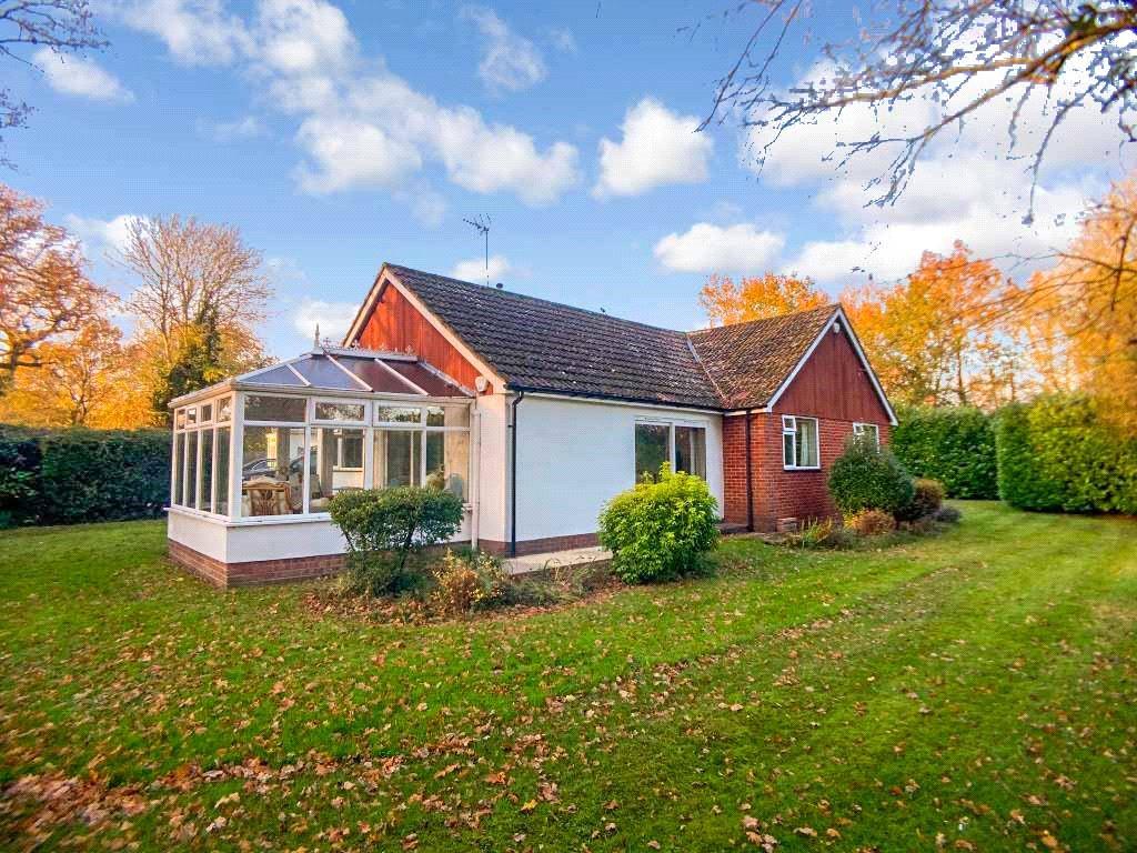 Kiln Lane, Tilehurst, Reading, RG31 3 bed bungalow - £525,000