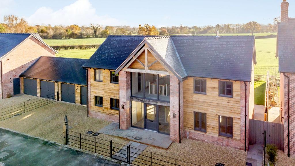 The Barn, Willow Grove, Kinnerley... 4 bed link detached house - £675,000