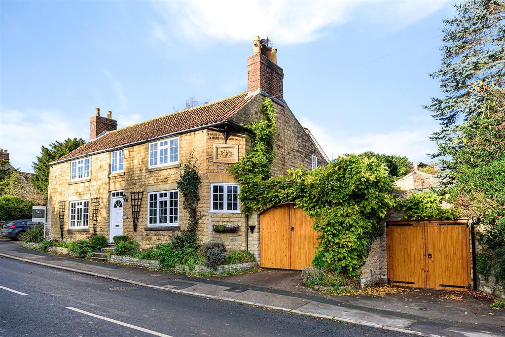 Tamarisk, Welburn, York, North Yorkshire YO60 7DZ 4 bed detached house ...