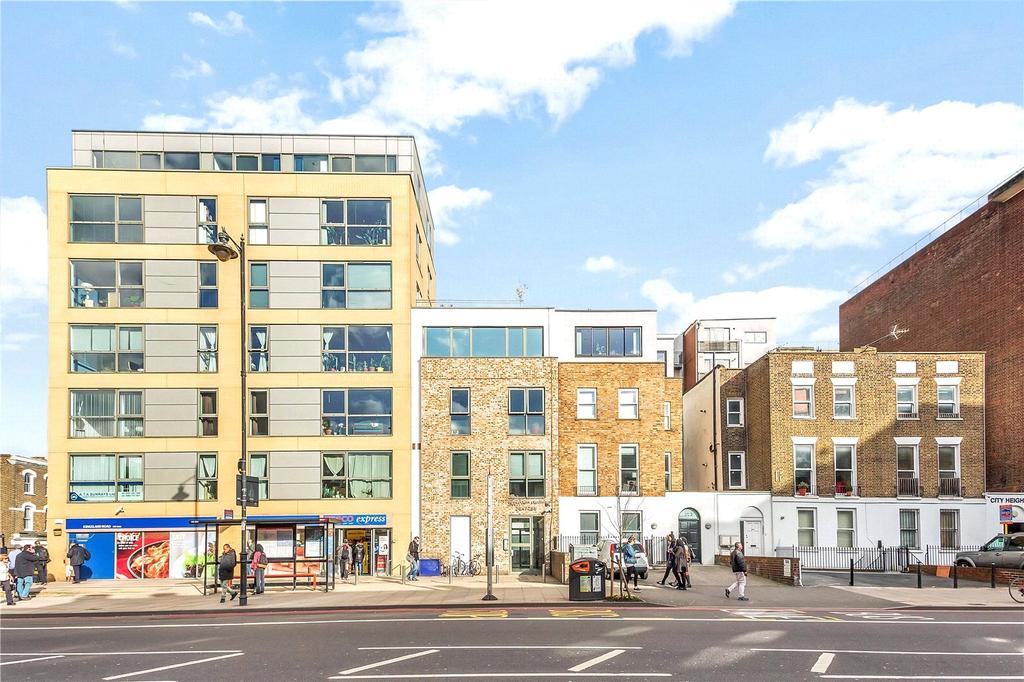 Kingsland Road, London, E8 3 bed apartment - £2,750 pcm (£635 pw)
