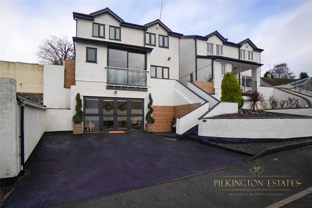 Seven Stars Lane, Tamerton Foliot... 4 bed detached house - £500,000