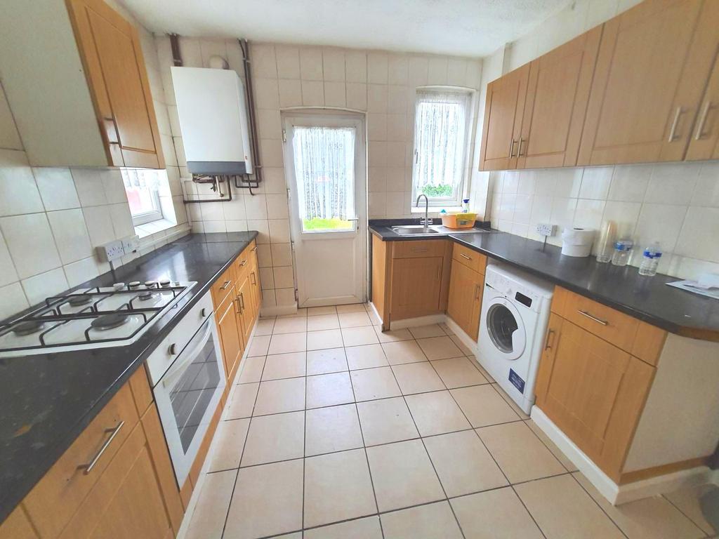 284 White Hart Lane, N17 8JP 4 bed semi-detached house - £510,000