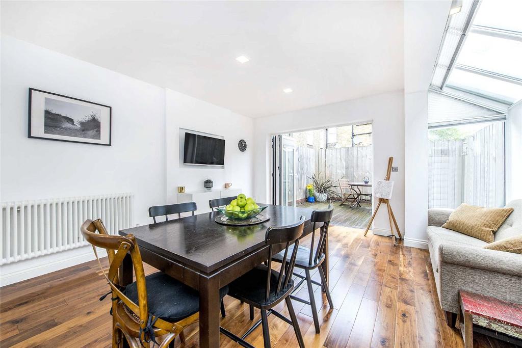 Tynemouth Street, Fulham, SW6 2 bed flat - £2,350 pcm (£542 pw)