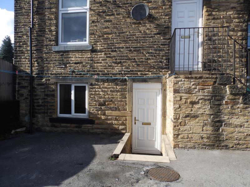 Briar Rhydding, Baildon, Shipley... 1 bed apartment - £450 pcm (£104 pw)