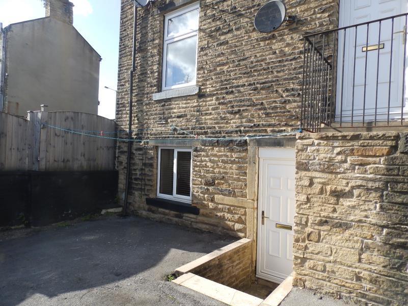 Briar Rhydding, Baildon, Shipley... 1 bed apartment - £450 pcm (£104 pw)