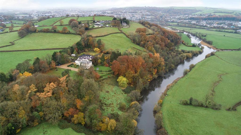 Llangunnor Road, Llangunnor, Carmarthen, Carmarthenshire, SA31 6 bed ...