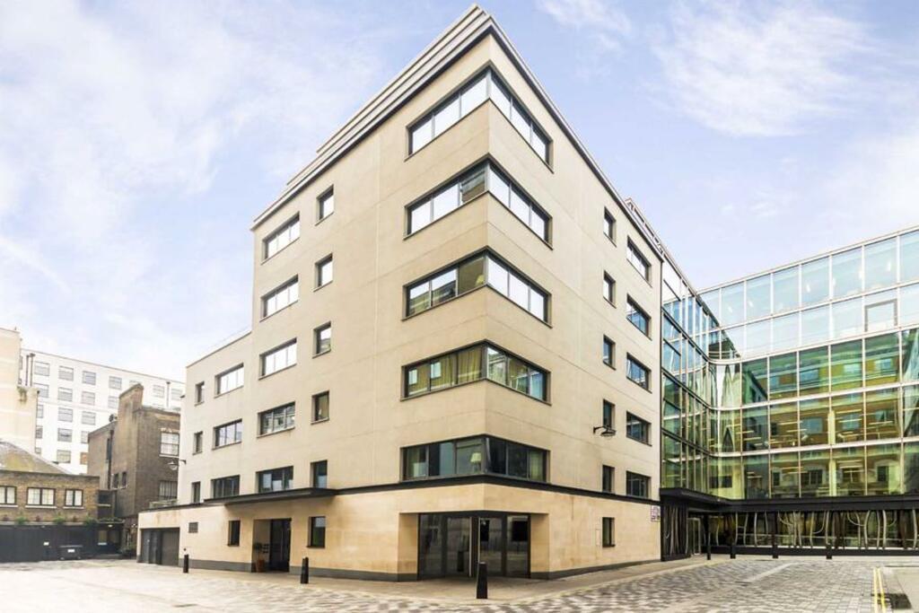 12 Babmaes Street, St James's 2 bed flat - £7,778 pcm (£1,795 pw)