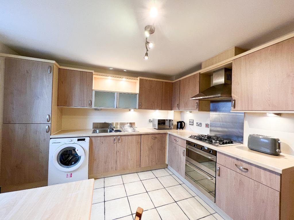 Springfield Street, Leith, Edinburgh... 2 bed flat - £1,050 pcm (£242 pw)