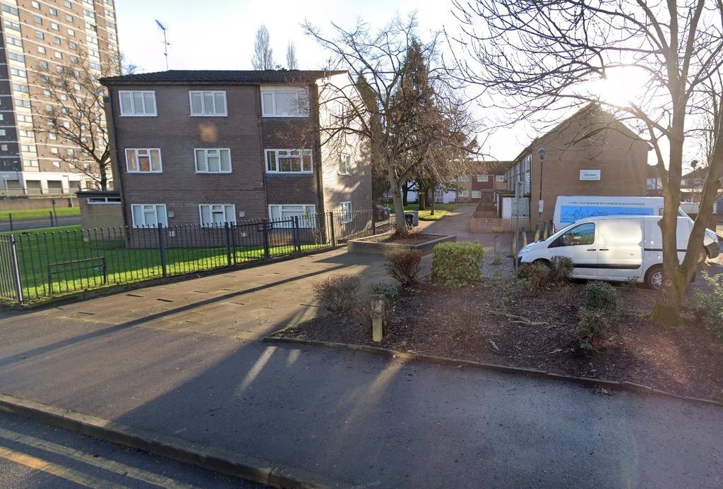 Tree Walk Stretford M32 2 bed flat - £150,000
