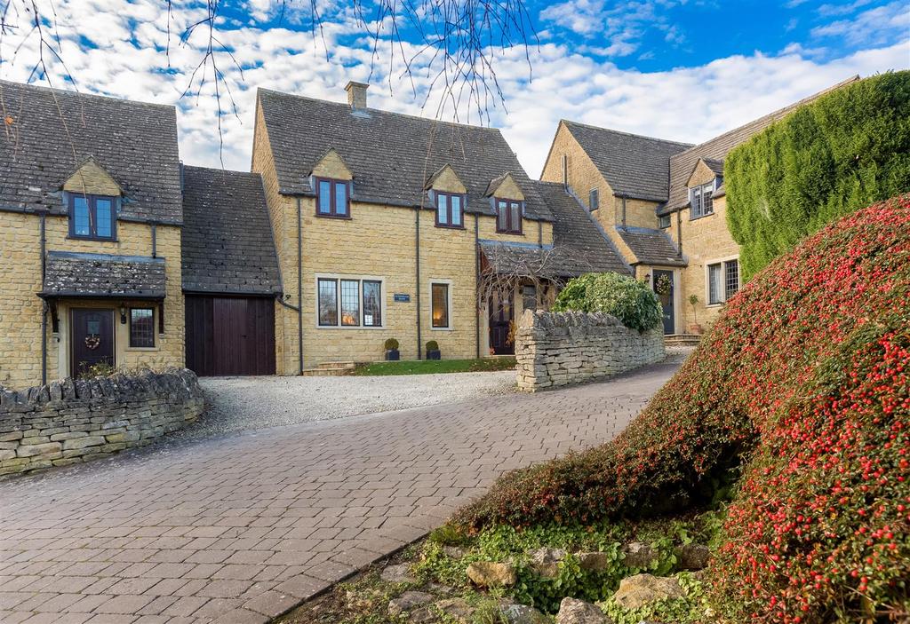 Spring Bank, Todenham 3 bed link detached house - £550,000