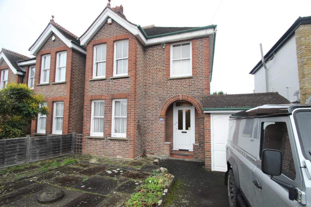 Cross Road Bromley Br2 3 Bed Semi Detached House £675 000