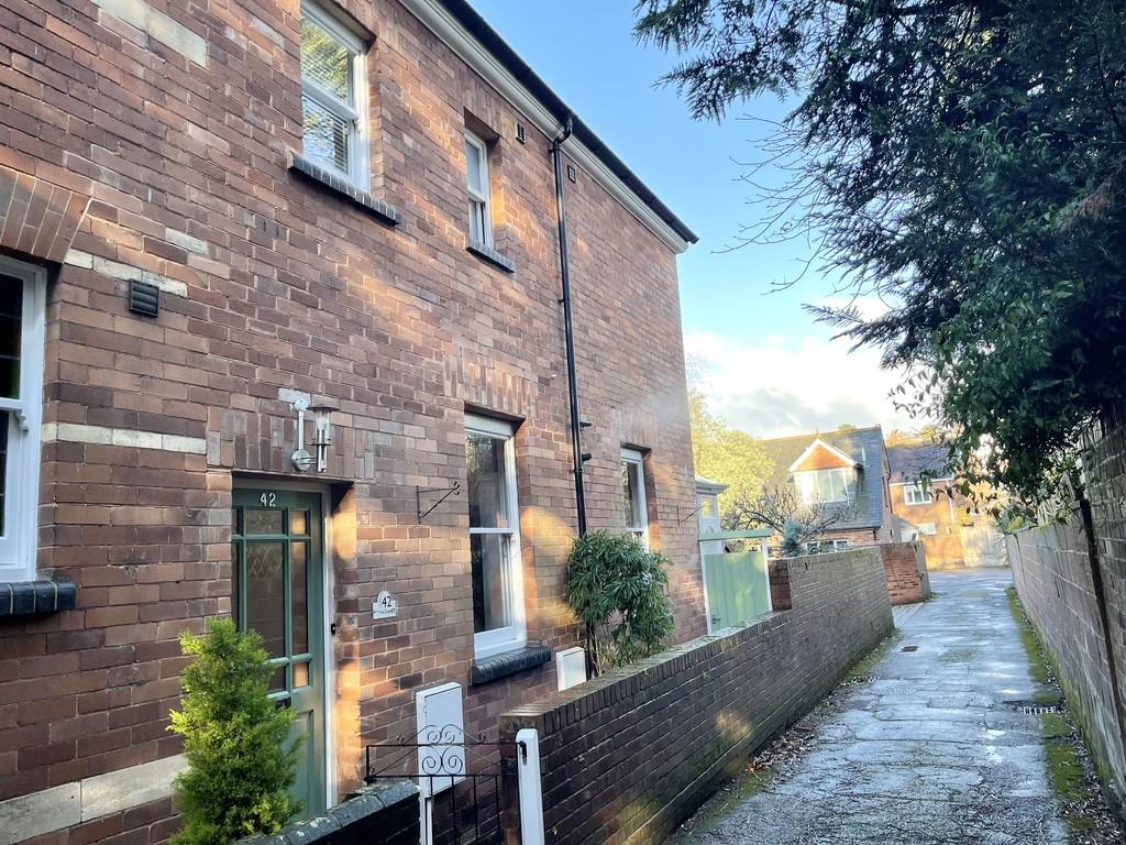 Prospect Park, Exeter 2 bed semi-detached house - £1,300 pcm (£300 pw)