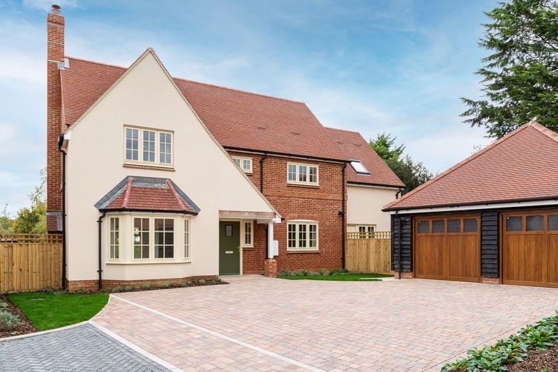 Sydenham Grove, Sydenham, Oxon 5 bed detached house - £995,000