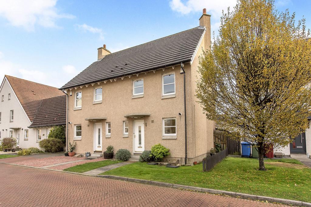 Farmstead Way, Bo'ness 3 bed semi-detached house - £160,000