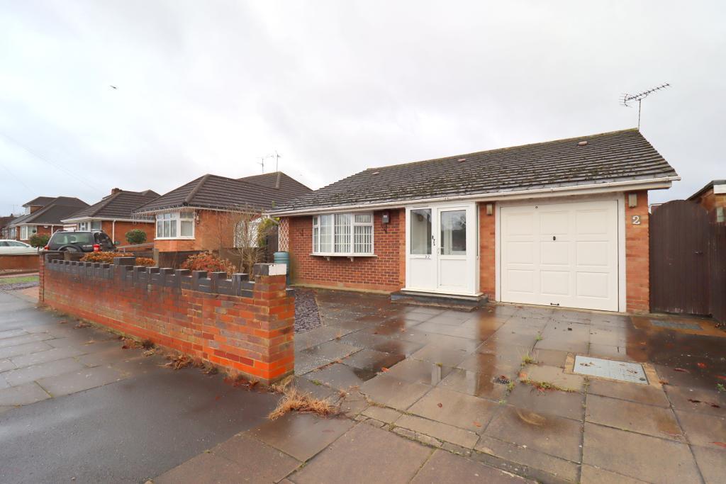 Fieldgate Road, Challney, Luton... 2 bed detached bungalow - £350,000