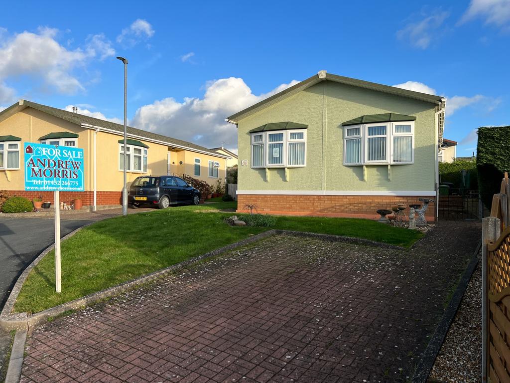 Bovingdon Park, Roman Road, Hereford 2 bed park home - £129,950