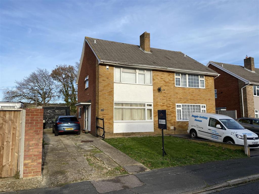 Winnham Drive Portchester 3 Bed Semi Detached House For Sale £300 000