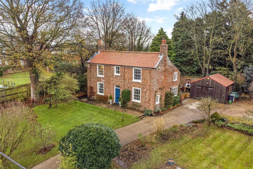 Hillcrest, Partney, Spilsby... 3 bed detached house - £425,000