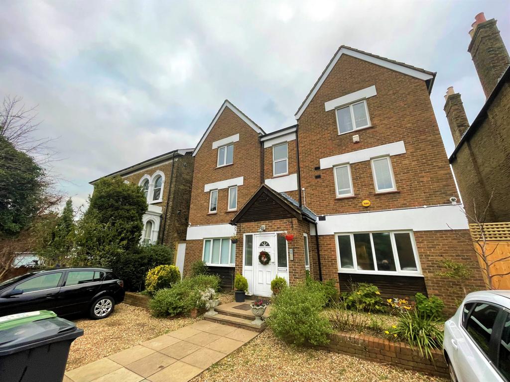 Cambridge Drive, Lee, London, SE12 1 bed flat - £1,350 pcm (£312 pw)