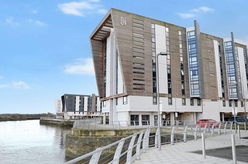 The Decks, Runcorn 2 bed apartment - £70,000