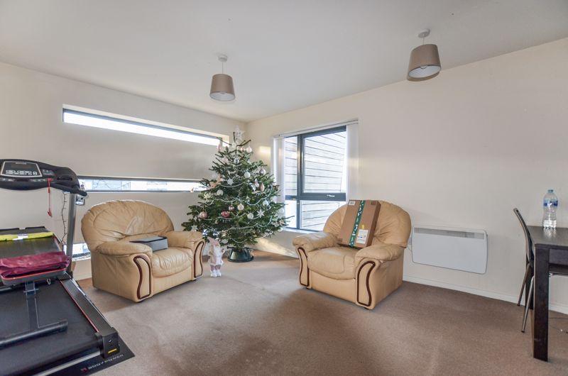 The Decks, Runcorn 2 bed apartment - £70,000