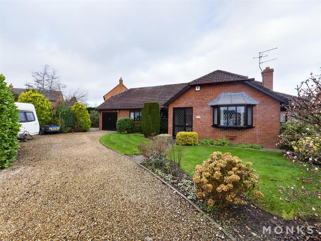 Fismes Way, Wem, Shropshire 2 bed detached bungalow - £345,000