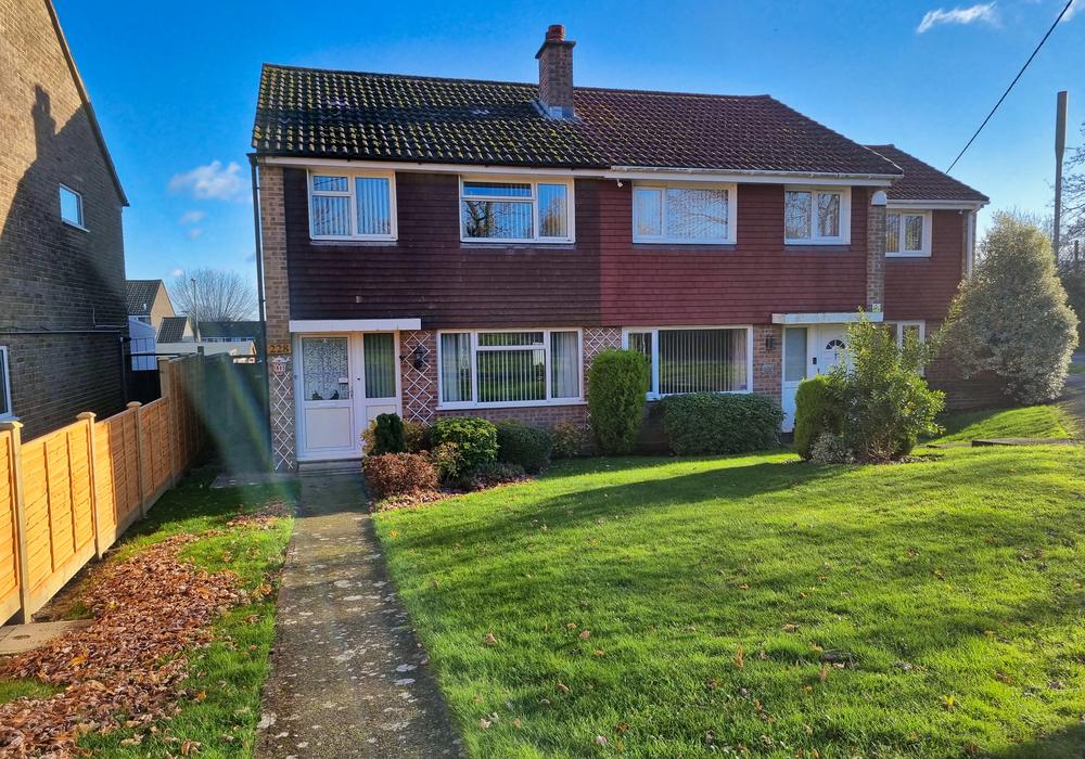 Calmore Road, Calmore SO40 3 bed semi-detached house - £299,950