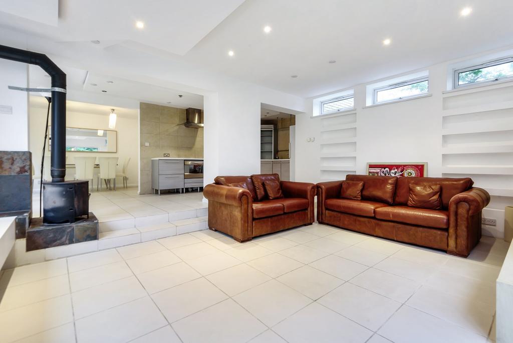 Roxeth Hill, Harrow on the Hill, HA2 4 bed end of terrace house - £725,000