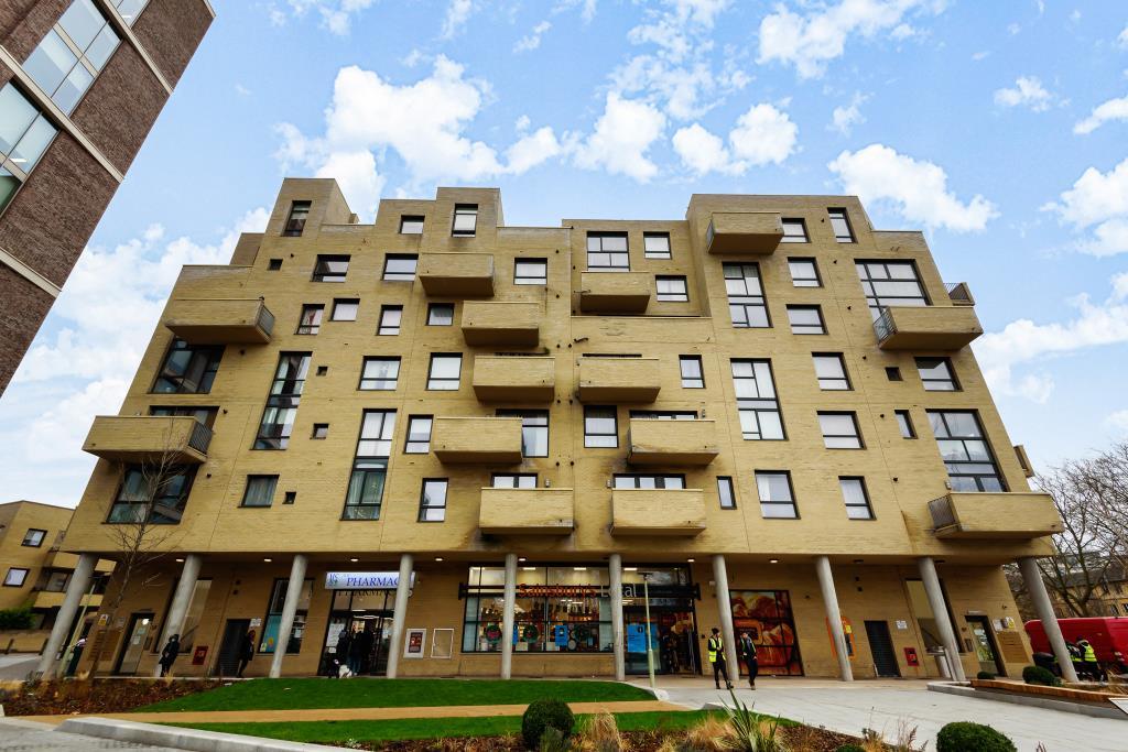 Grahame Park Way, Colindale, NW9 2 bed flat - £400,000
