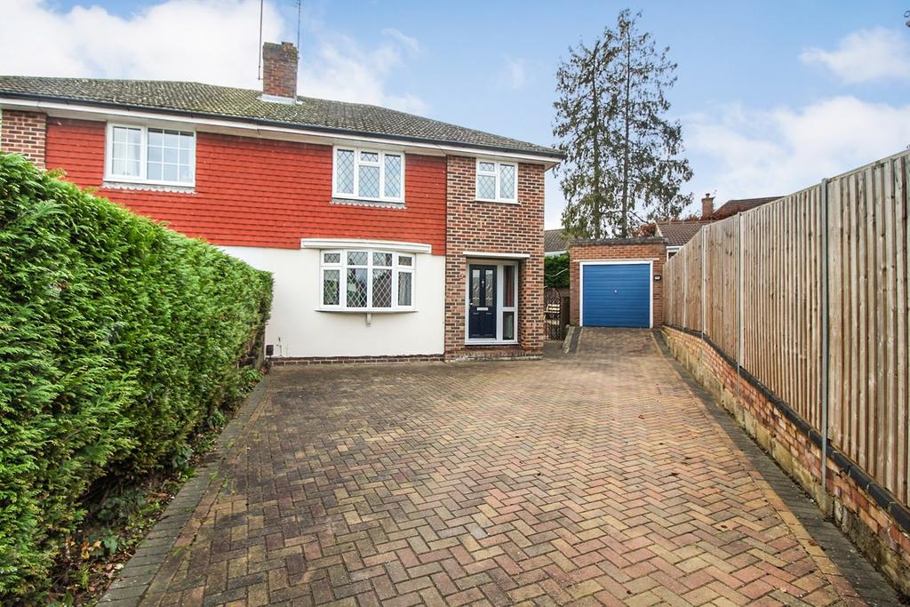 Old Farm Crescent, Tilehurst... 3 bed semi-detached house - £400,000