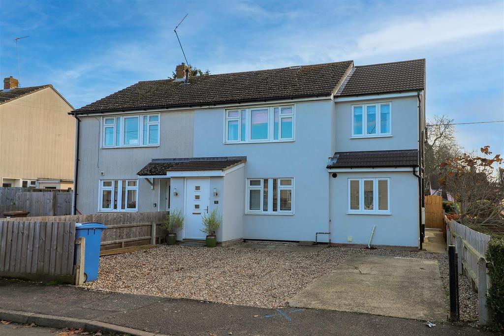 Inkerman Close, Hadleigh, Ipswich 4 bed semi-detached house - £350,000