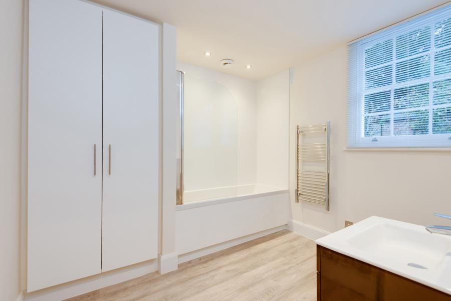 Flask Walk, Hampstead, NW3 2 bed terraced house - £5,417 pcm (£1,250 pw)