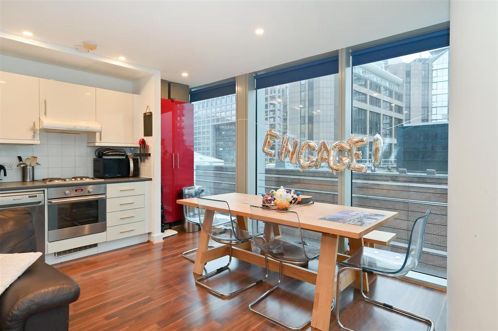 Marsh Wall, Canary Wharf E14 2 bed apartment - £139,000