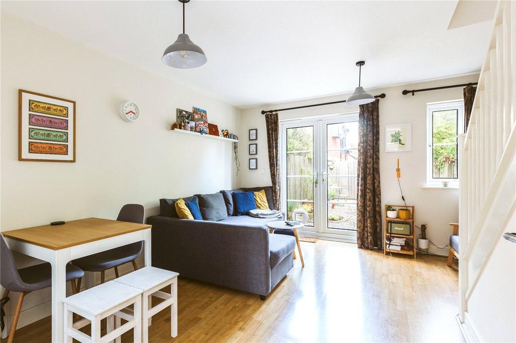 Bartholomews Square Horfield Bristol Bs7 2 Bed Terraced House £300 000