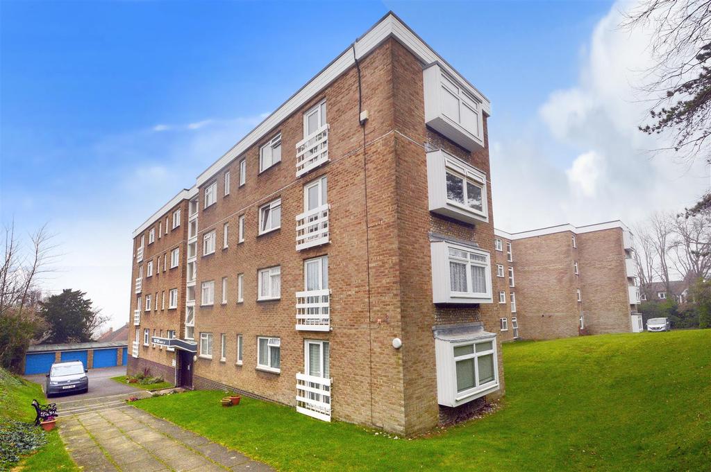 Carew Road, Eastbourne 2 bed flat - £154,950