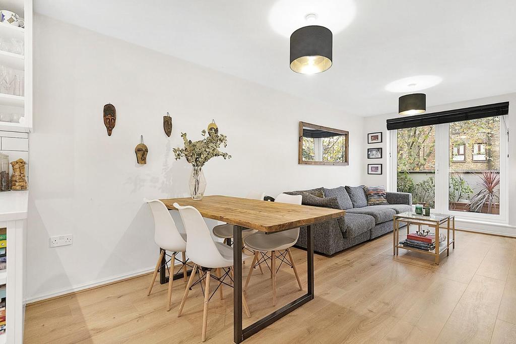 Morrish Road, SW2 3 bed flat - £525,000